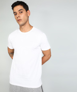 Van Heusen Flex Solid Men Round Neck White T-Shirt - Buy Van Heusen Flex Solid Men Round Neck ...