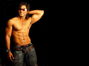 Allu arjun showing body poster Paper Print - Personalities posters in ...