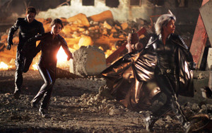 Wall Poster a/halle-berry-ellen-page-x-men-running-shadowcat-x-men-the ...