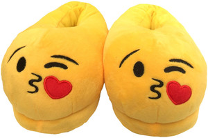 APPLE Men Love Kiss Emoji Home Wear Rich Slippers Slippers - Buy APPLE ...