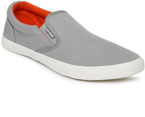 FLYING MACHINE Slip On Sneakers For Men - Buy FLYING MACHINE Slip On ...