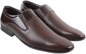 Walkway by Metro For Men - Buy Walkway by Metro For Men Online at Best ...