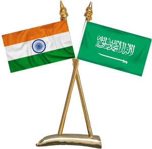 UNIQ India ::Saudi Arabia Rectangle Table Miniature Flag Price in India ...