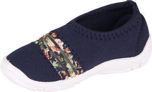 WALKAROO Girls Slip on Clogs Price in India - Buy WALKAROO Girls Slip ...