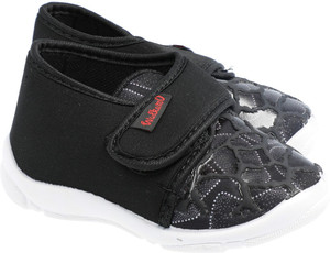 WALKAROO Boys & Girls Velcro Clogs Price in India - Buy WALKAROO Boys ...