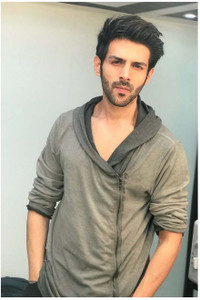 Kartik Aaryan Poster | Actor Poster | Poster For Room | Wall Décor ...