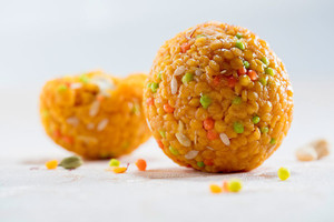 panna Samrat Sawamani Laddu (Shudh Desi Ghee Se Nirmit) Box Price in ...