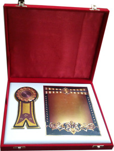 JETHA ENTERPRISES TROPHY WITH RED VELVET BOX WITH WOODEN INSIDE Trophy ...