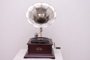 MS GADGAT Wooden Gramophone Price in India - Buy MS GADGAT Wooden ...