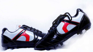 YOBBO Football Shoes For Men - Buy YOBBO Football Shoes For Men Online ...