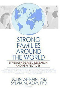 Strong Families Around the World: Buy Strong Families Around the World ...