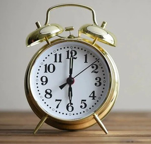 Triangle Ant Analog Golden Clock Price in India - Buy Triangle Ant ...