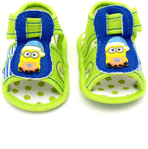 Basics21 Minnions Boys Velcro Flats Price in India - Buy Basics21 ...