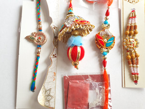 Unikstop Designer 2407414 Mauli Thread Chawal Roli Pack, Rakhi Set ...