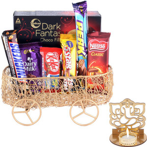 SurpriseForU Handcrafted Metal Wire Cart Loaded with Chocolates ...