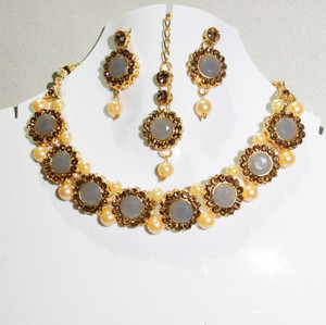 Shining gems Stone Pink, Gold Jewellery Set Price in India - Buy ...