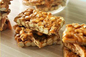 FreshoCartz Sweet Winter Special Peanut and Jaggery Chikki | Punjabi ...