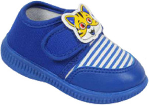 Fitstep Girls Velcro Sneakers Price in India - Buy Fitstep Girls Velcro ...