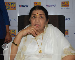 Lata Mangeshkar Poster MultiColor PhotoPaper Print 12 inch X 18 inch ...