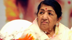 Lata Mangeshkar Poster MultiColor PhotoPaper Print 12 inch X 18 inch ...
