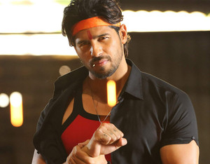 Siddharth Malhotra Poster MultiColor PhotoPaper Print 12 inch X 18 inch ...