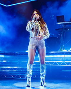 Singer Mabel Poster MultiColor PhotoPaper Print 12 inch X 18 inch ...