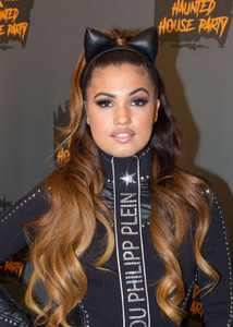 Singer Mabel Poster MultiColor PhotoPaper Print 12 inch X 18 inch ...