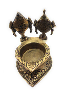 ShivaPoojaNeeds Shankh Chakra Akhanda diya Brass Table Diya Price in ...