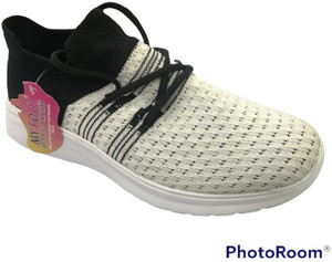 MY FOOT MY STYLE MY WAY Stylish Comfortable Sport Sheos For Girls ...