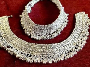 HYK Sterling Silver Ethnic Fancy Footchain Anklet with Heavy Ghungroo ...