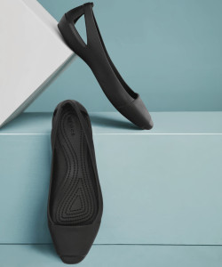 CROCS Women Flats - Buy CROCS Women Flats Online at Best Price - Shop ...