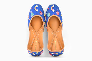 JuttiStudio Blue Color Women Punjabi Jutti - Latest Design Jutti ...