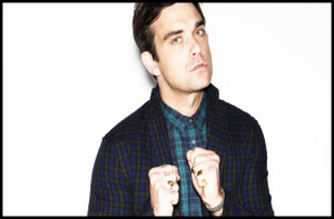 Robbie Williams Poster Paper Print - Music posters in India - Buy art ...