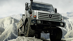 EurekaDesigns Mercedes-Benz Unimog 5000 Poster Fine Art Print ...