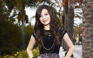 Miranda Cosgrove Athah Fine Quality Frameless Poster Paper Print ...