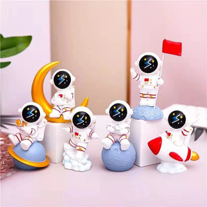 kawaii kart Funky Space Astronaut Figures - Set Of 6 Space Astronaut ...