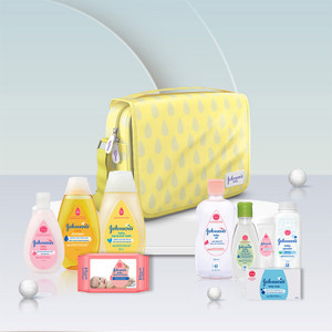 JOHNSON'S BABY Gift Pack with Daily Essential products & a Premium ...
