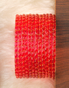 KOTTIAR CREATIONS Glass Pearl Bangle Set Price in India - Buy KOTTIAR ...