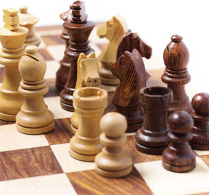 HHS SPORTS Wooden chess Coin Set, Set Of 32 pawns Carrom Pawns Price in ...