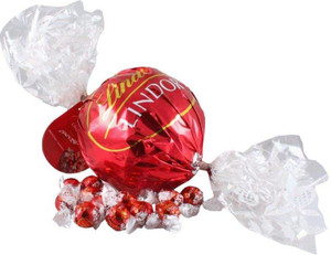 LINDT Lindor Milk Chocolate With a Smooth Melting Filling (Specialy ...