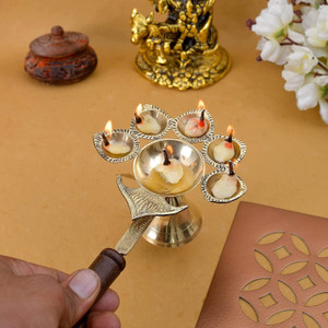 sanskaari Puja Diya for Diwali/Navratri Arti diya, Aarti diya, diya ...