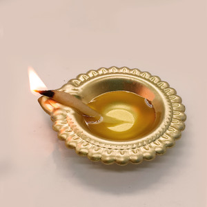 Vintageware Brass Coated Iron Deepak Diya for Puja Arti (Pack of 1 ...