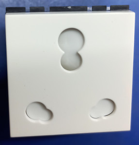 GM G10 6/16a universal socket 16 A Three Pin Socket Price in India ...