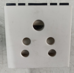 GM G10 6a socket 6 A Five Pin Socket Price in India - Buy GM G10 6a ...