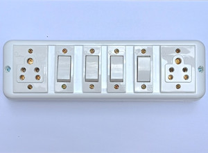 TOPSON Surface Gang Box With 4 Switch 6Amp (1 Way) ISI MARK, & 2 Socket ...