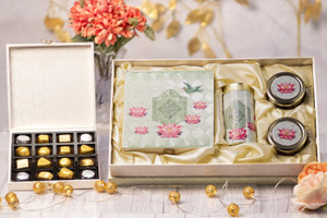 Zoroy Luxury Chocolate Classic Parrot Gift Hamper Milk & Drak ...