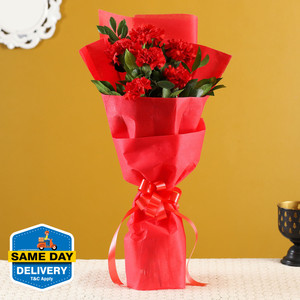 Red Fresh Red Carnations Bouquets Price in India - Buy Red Fresh Red ...