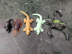 NEXAWAVE Realistic Rubber Fake 2 Lizard, Rat, Cockroach, and Scorpion ...