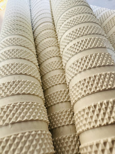 LIVOX White Dynamic Texture Cricket Bat 5 Grips And Wooden Cone Ultra ...