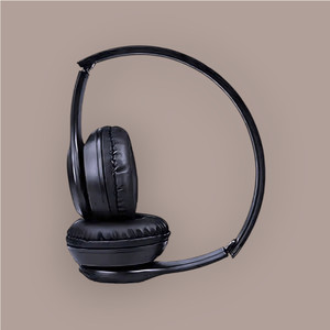 AIZINA Gaming Wireless Headset with Dynamic Heavy Bass and Over-Ear Fit ...